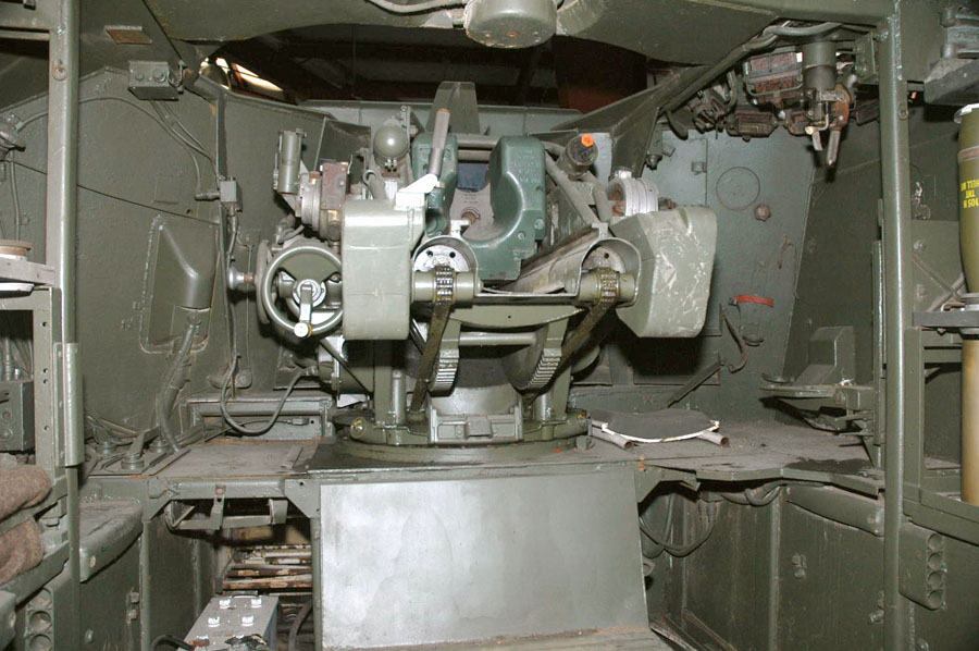 AMX MK61 : Howitzer 105mm Self Propelled Armed TNI AD - Indomiliter ...