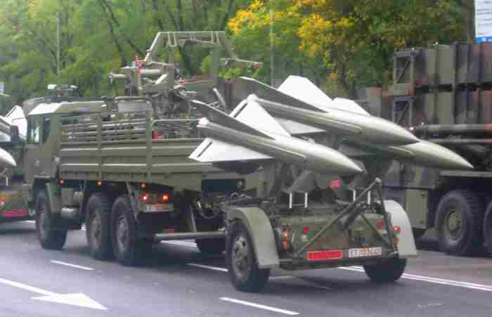 'Turun Gunung', Rudal Hanud Lawas Legendaris Hawk Dikirim Spanyol ke ...
