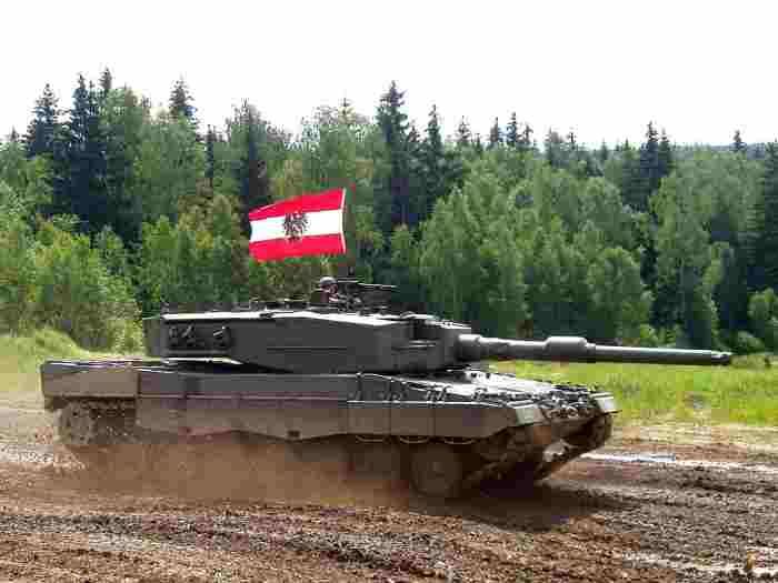 Digarap KMW Jerman, Austria Upgrade MBT Leopard 2A4 ke Standar Leopard 2A7