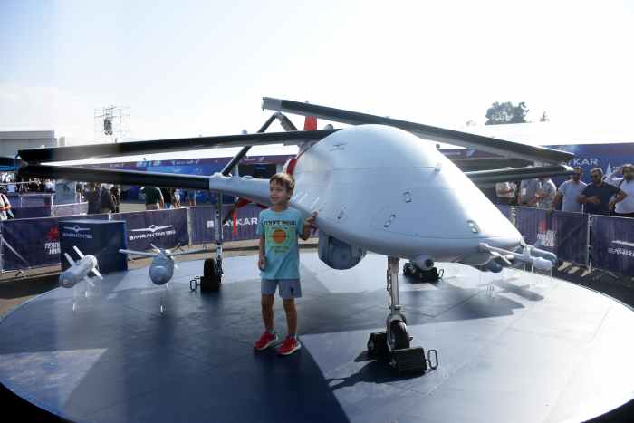 [Video] Drone Tempur Sayap Lipat Bayraktar TB3 Tuntaskan 'First High ...