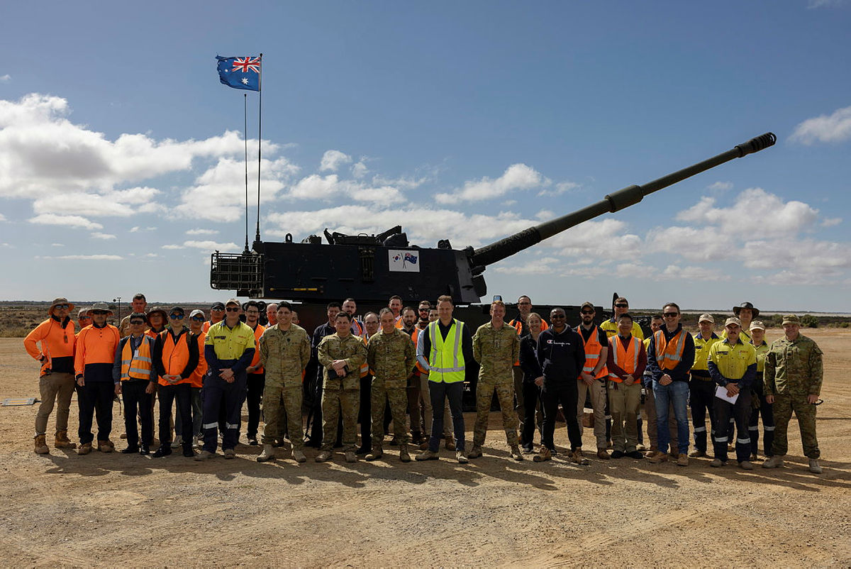 Tembakan Ratusan Munisi, Self Tracked Propelled Howitzer AS9 Huntsman ...