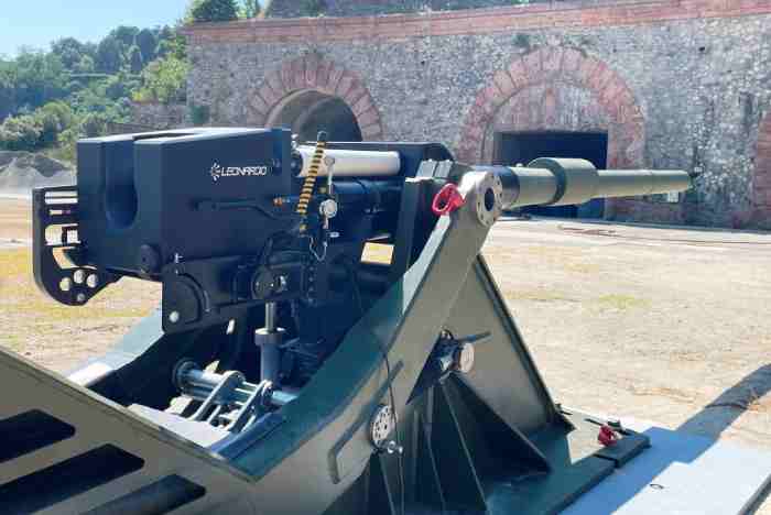 Untuk MBT Modern Italia, Leonardo Luncurkan Meriam L55 dan Amunisi ...